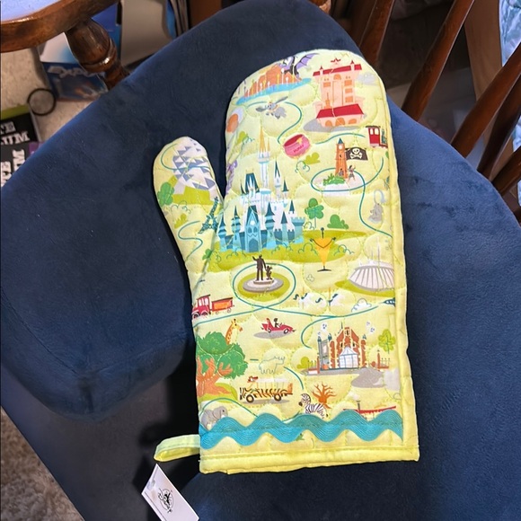Disney | Kitchen | Disneys Oversized Oven Mitt Light Green With ...